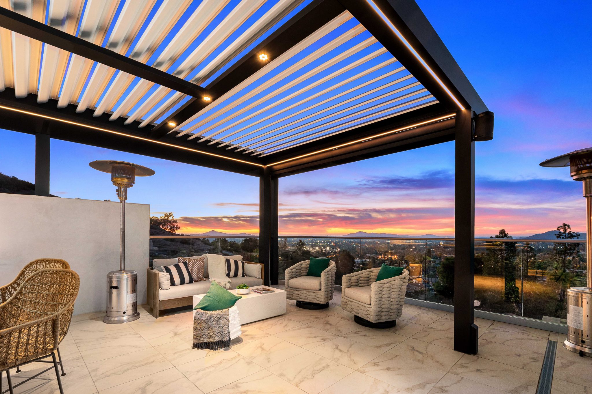 Inviting Panorama - Outdoor Elements