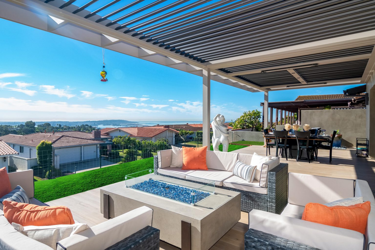 Inviting Panorama - Outdoor Elements